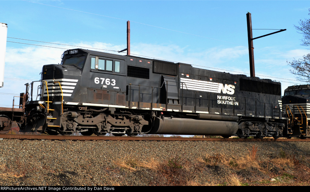 NS SD60M 6763 trails on 24K